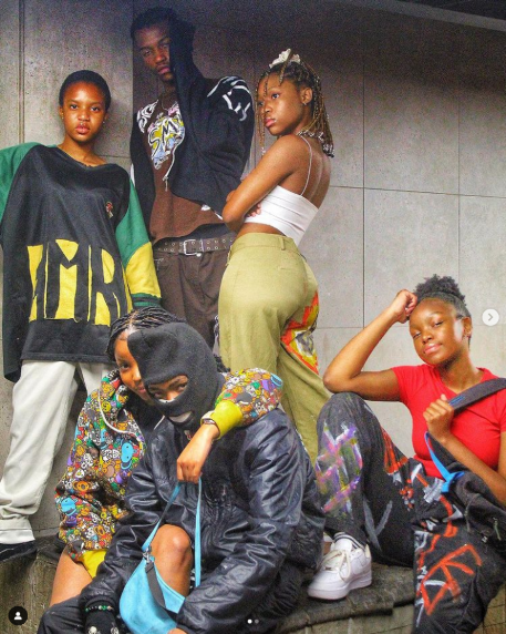 Contact Us 01 - E M R L